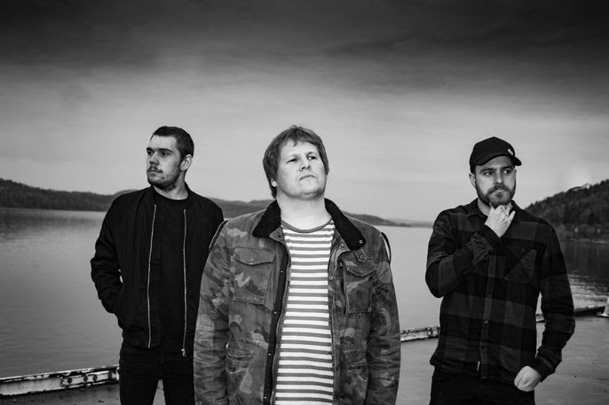 Trio norueguês de punk rock/hardcore Freedumb está de volta com o novo álbum “Social Hangover ...