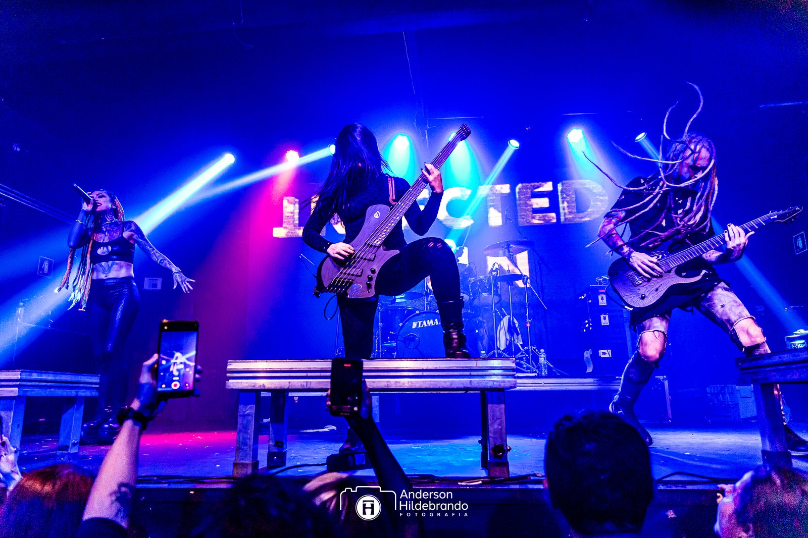 Infected Rain esbanja poderio sonoro e performance na estreia da banda ...